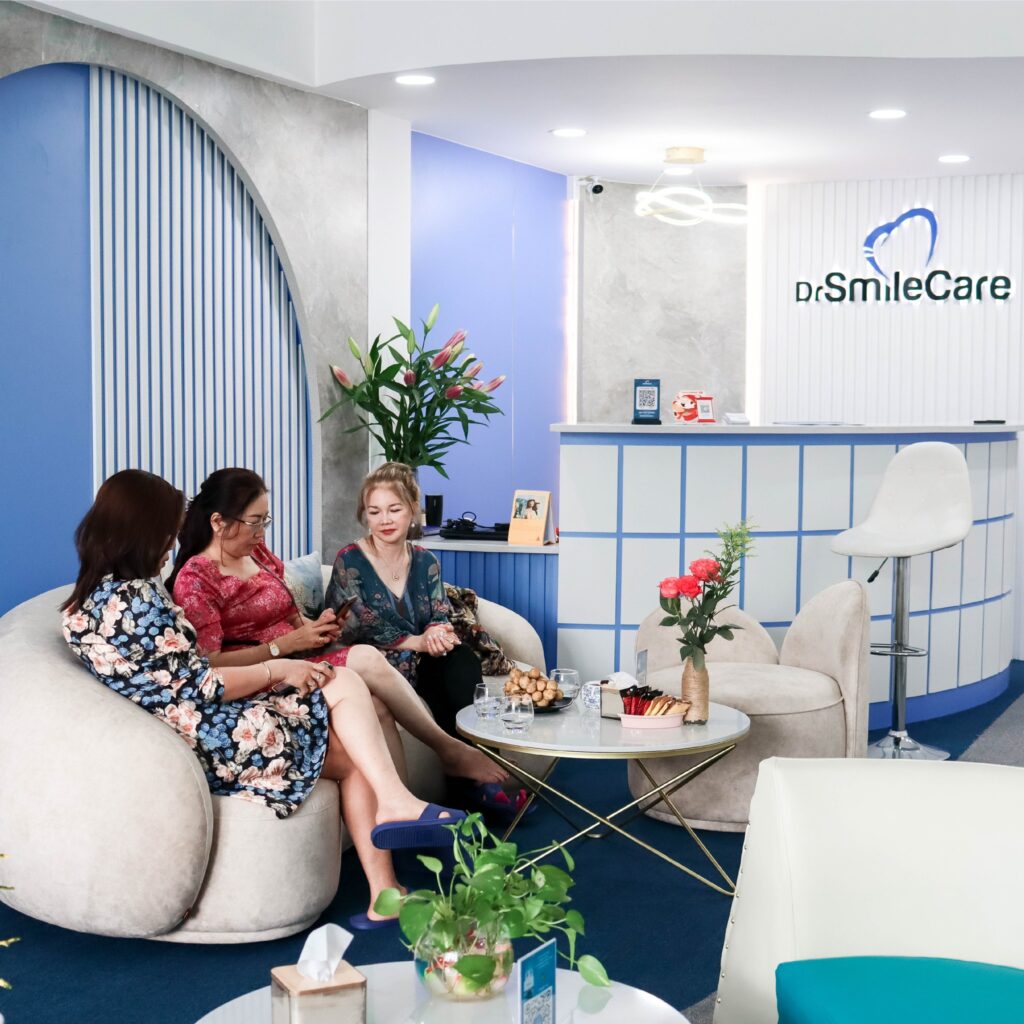 NHA KHOA DR.SMILECARE GÒ VẤP - DỊCH VỤ RĂNG SỨ THẨM MỸ EMAX CHẤT LƯỢNG CAO - Nha Khoa Dr Smile Care